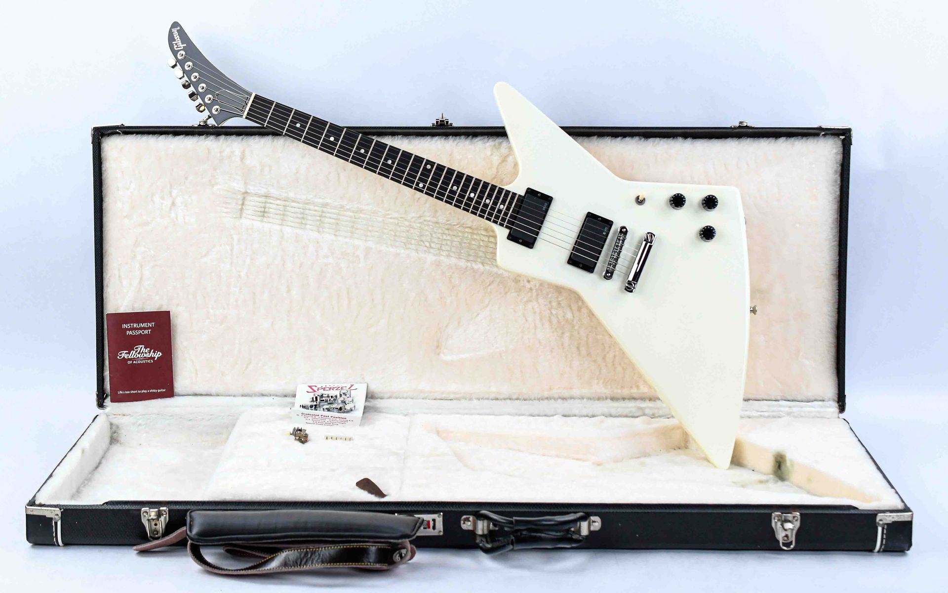 Gibson '84 Explorer Reissue Alpine White 2007 | The Fellowship of Acoustics